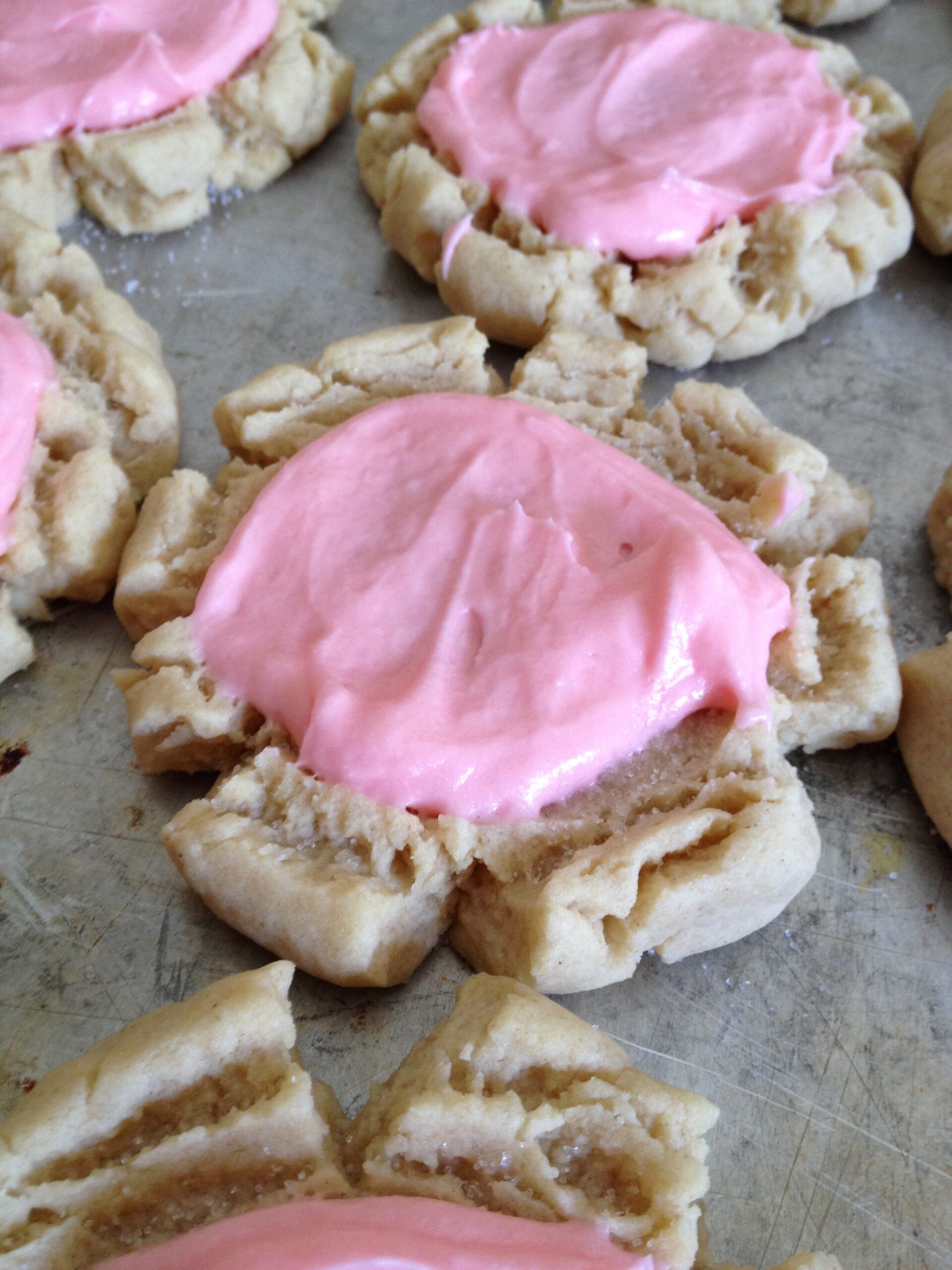 My new favorite sugar cookie. It’s a copycat. – Nicely