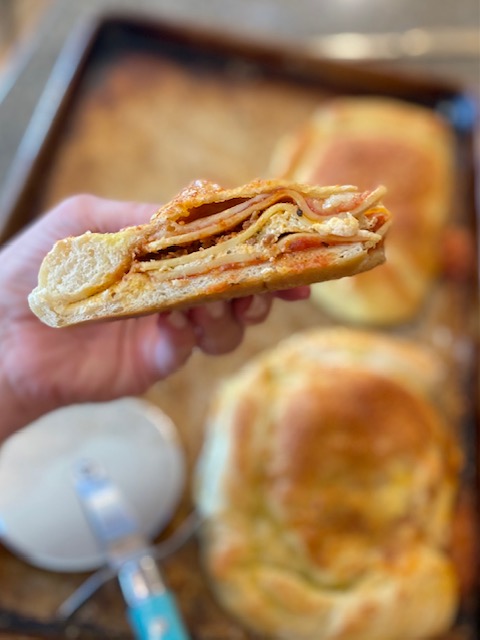 » Lazone (If lasagna & a calzone had a baby…)